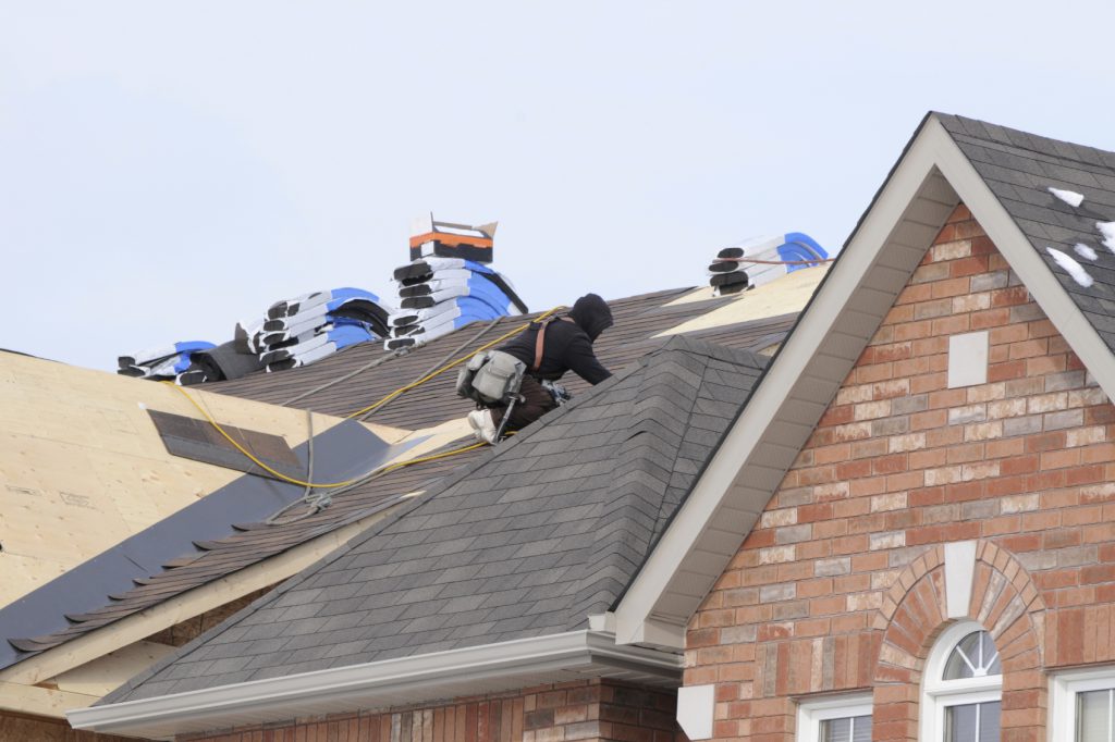Effects of roofing shingle color on energy efficiency | West Fraser - Integrated Forestry Company